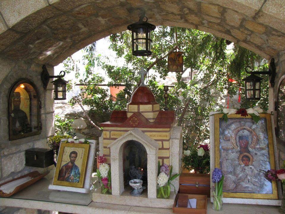 ΙΕΡΟΣ ΝΑΟΣ ΑΓΙΩΝ ΙΣΙΔΩΡΩΝ – Ιερός Ναός Αγίων Ισιδώρων Λυκαβηττού